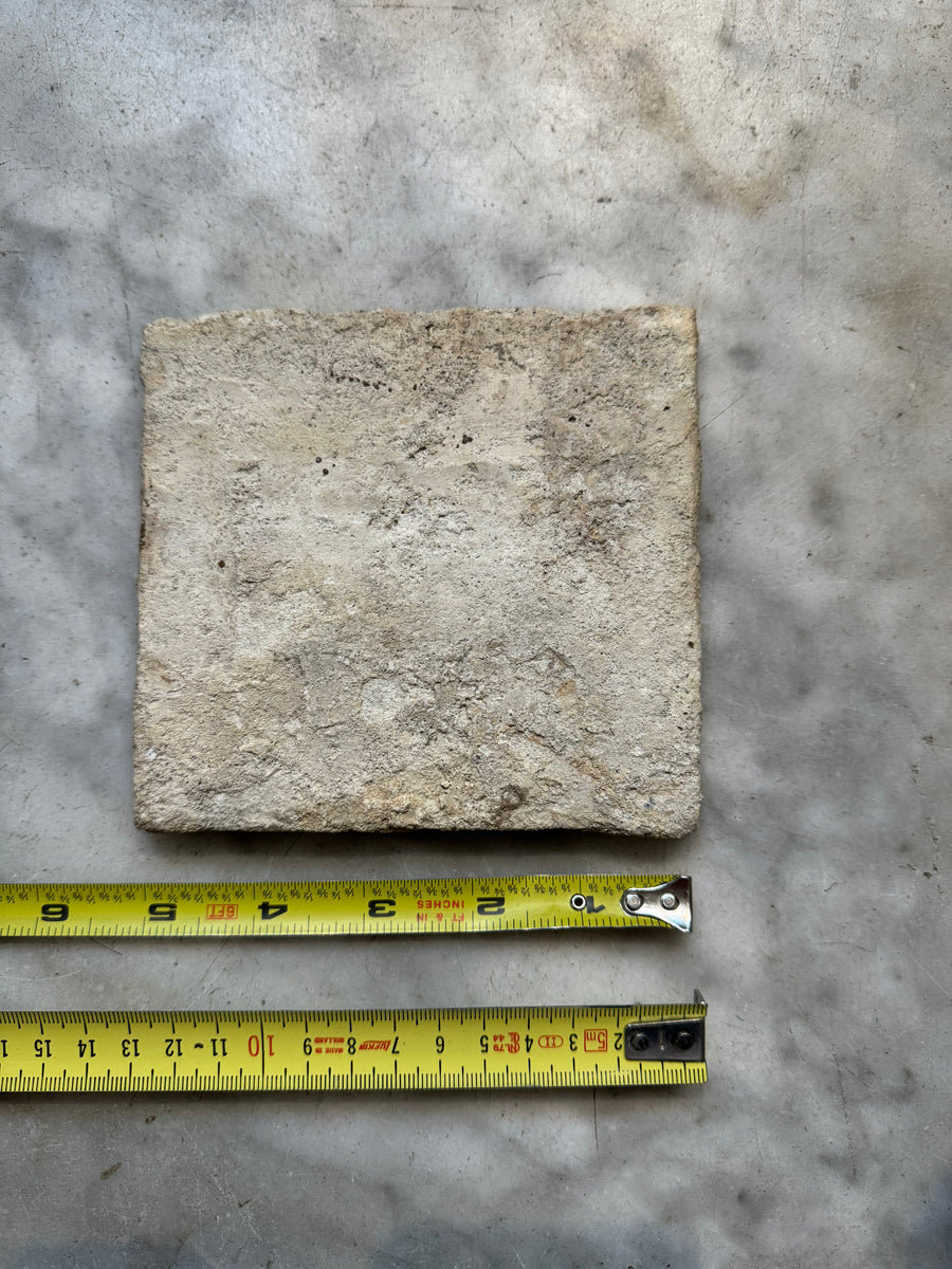 T20)Dutch tile with soldier with gun – leonpaulantiques